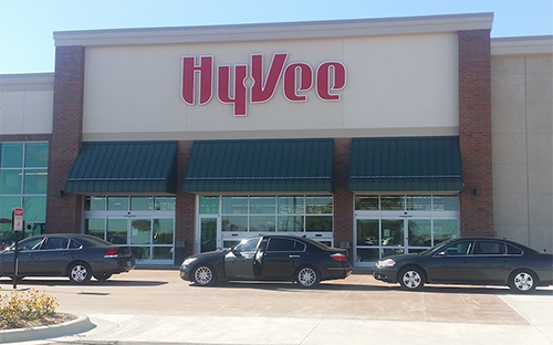 Hy-Vee Builds New Grocery Pickup Kiosk | Deli Market News