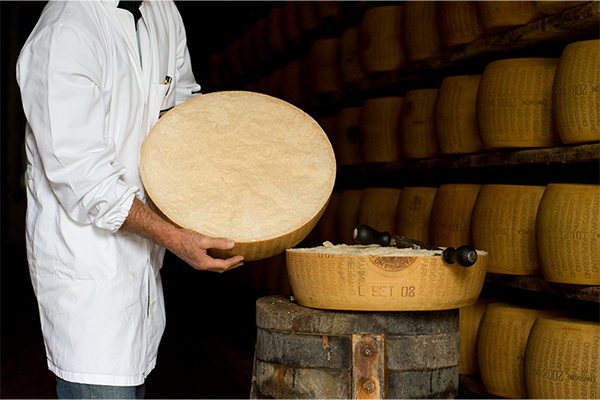 Parmigiano Reggiano Consortium Details Retail and Foodservice ...